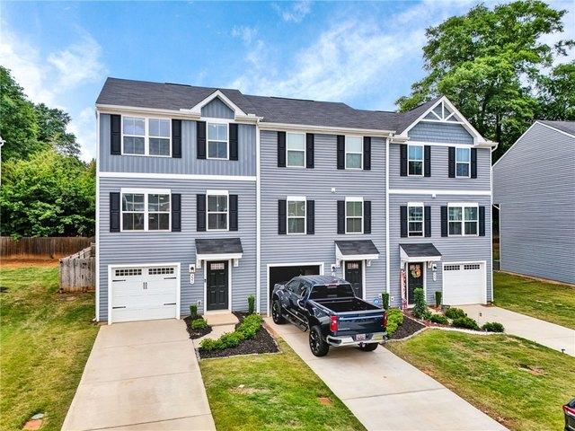221 Brooklane Ct, Easley, SC 29642