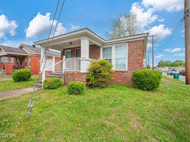 221 Burton St, Jackson, TN 38301 | MLS #2601 | Compass