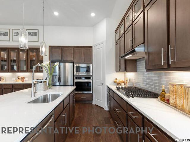 221 Gazelle Point