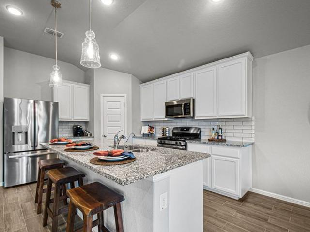 221 Glade Ln, Celina, TX 75009