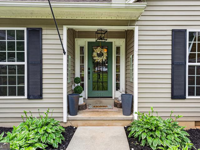 221 Grand Magnolia Lane