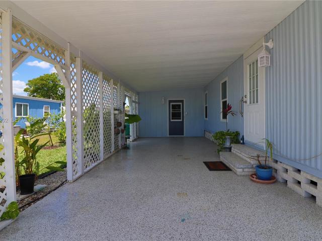 221 Grassy Key Ln, Naples, FL 34114 | MLS #226022