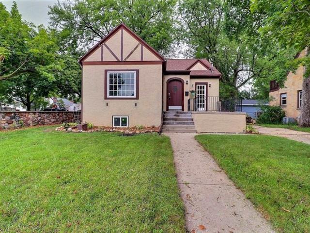 221 Gray St, Green Bay, WI 54303