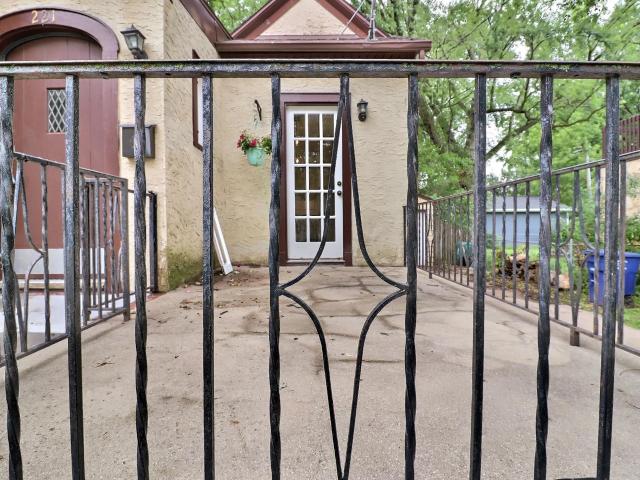 221 GRAY Street