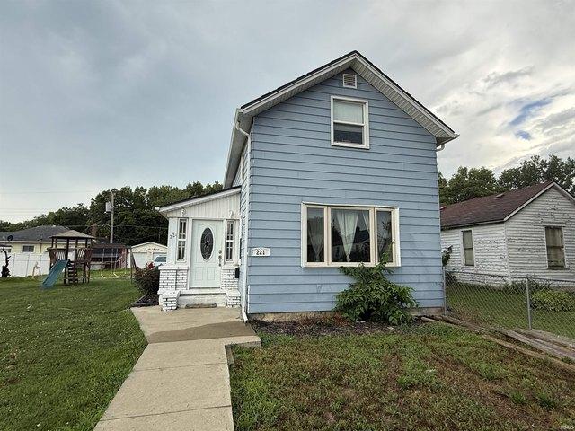 221 Grove St, Logansport, IN 46947