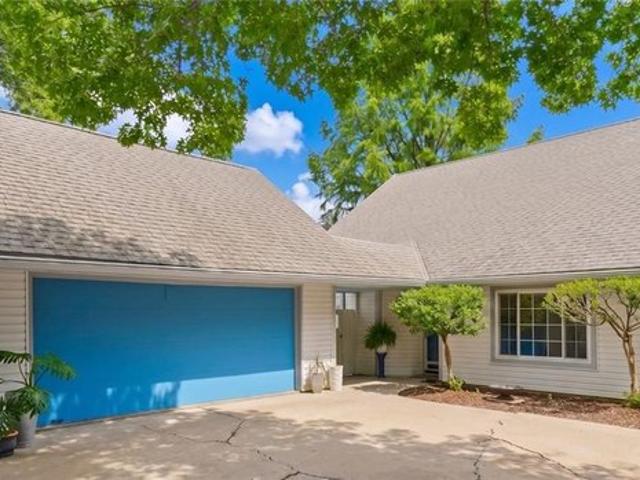 221 Deerfield Ln, Lawrence, KS 66049
