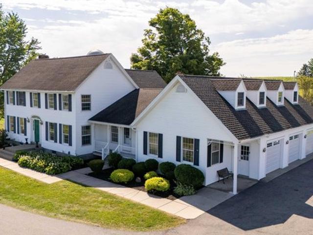221 Denice Rd, Amsterdam, NY 12010