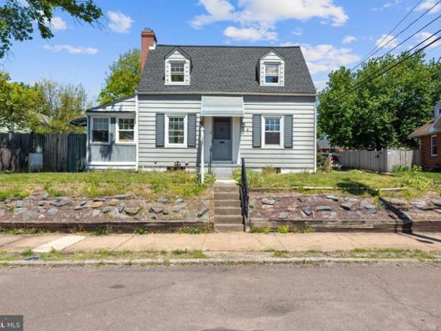 221 Diamond St, Pottstown, PA 19464