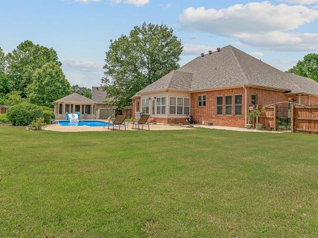 221 Dunwoody Drive