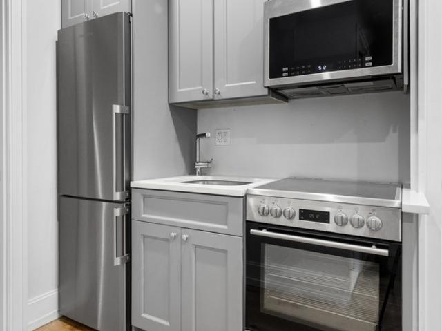 221 E 10th Street 14