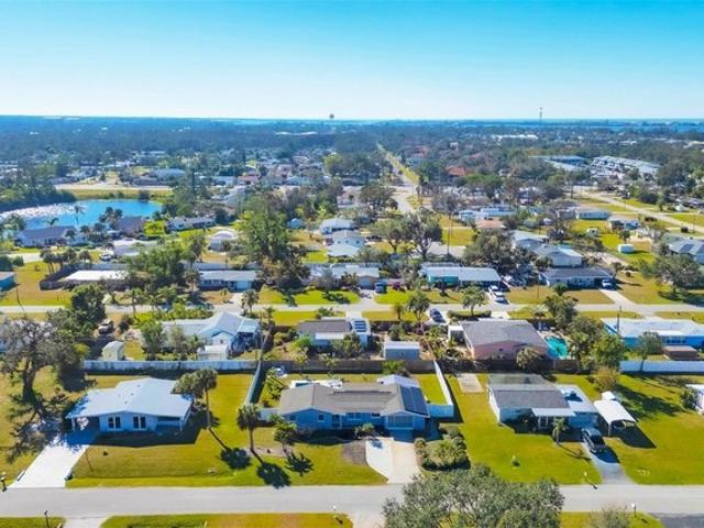 221 E Wentworth St, Englewood, FL 34223