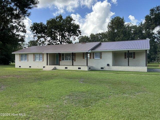 221 E Bladen St, Bladenboro, NC 28320