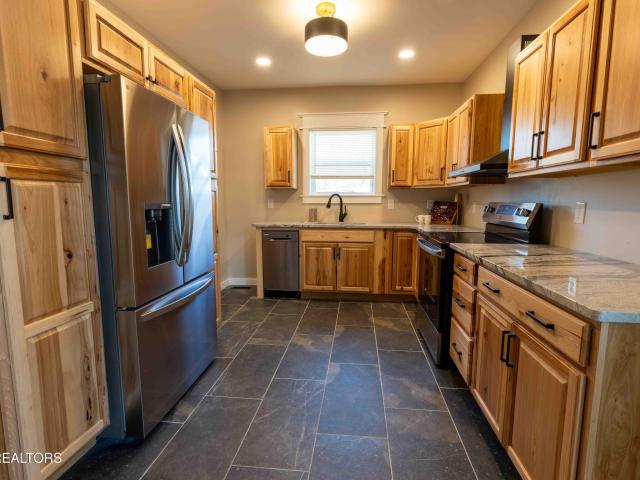 221 E Ford Valley Rd