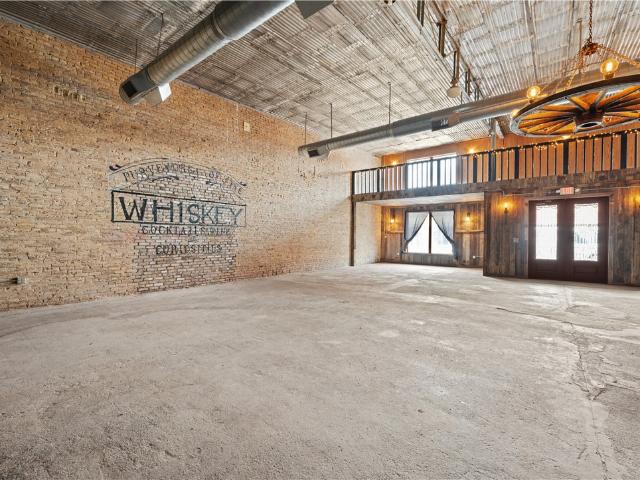 221 E Kleberg Avenue