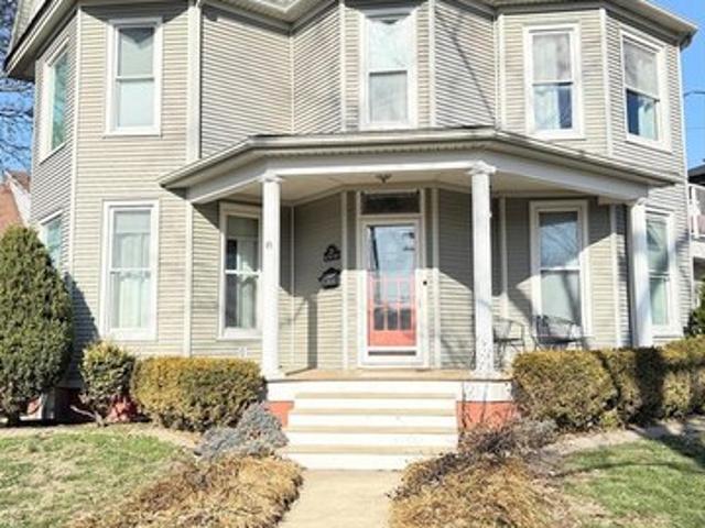 221 E Main St, Greenville, IL 62246