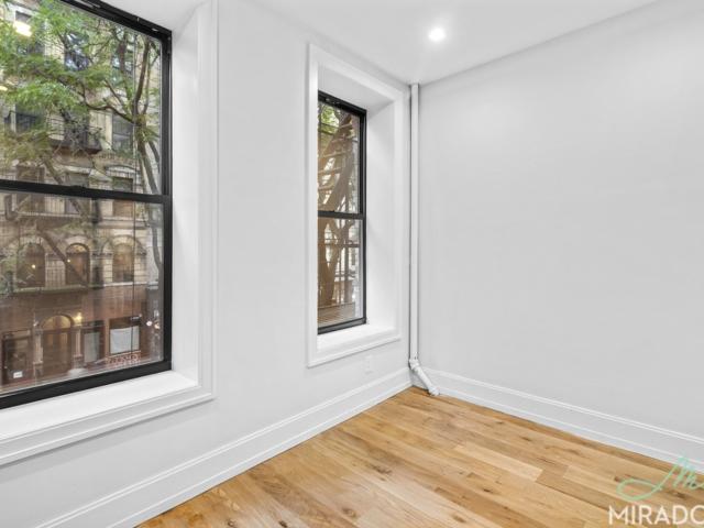 221 East 10th Street, New York, NY