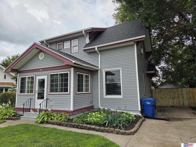 221 Edwin St, Ceresco, NE 68017