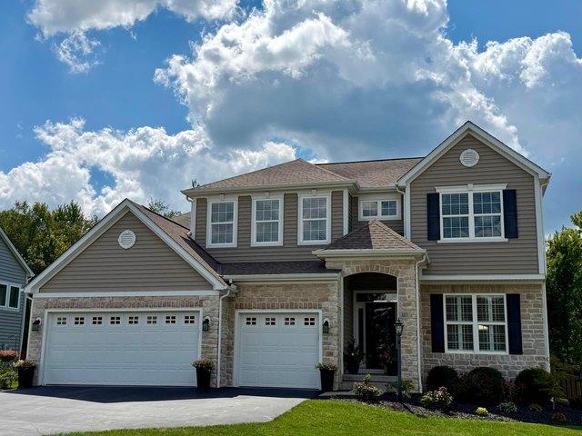 221 Fox Glen Dr E, Pickerington, OH 43147