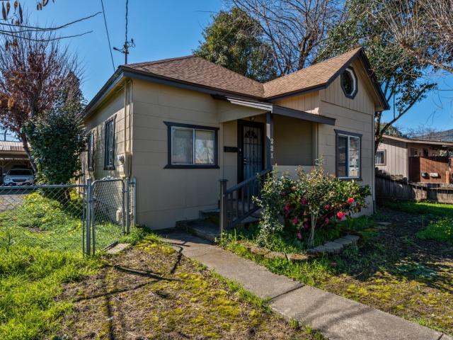 221 Ford St, Ukiah, CA 95482 | Compass