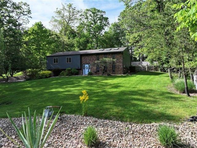221 Fair Oaks St, Wexford, PA 15090