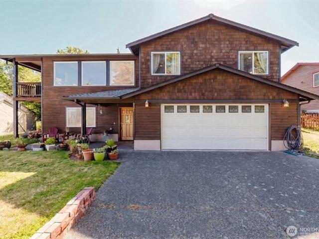 221 Farragut Ave, Port Orchard, WA 98366
