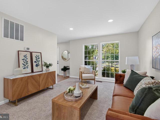221 Flagstone Circle