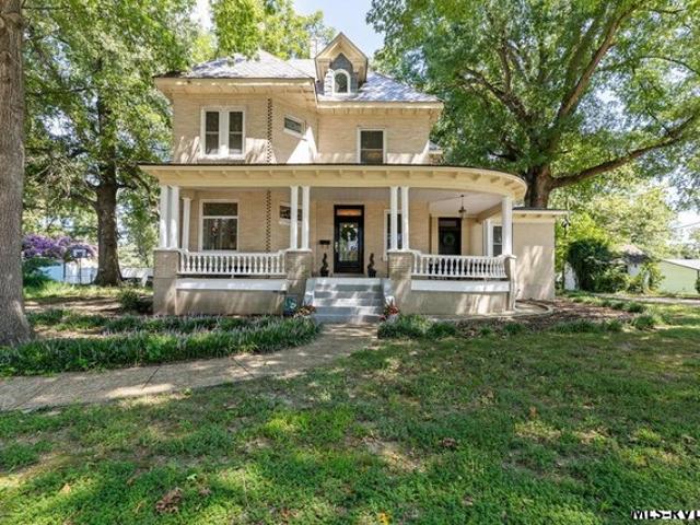 221 Franklin St, South Hill, VA 23970
