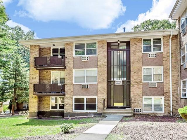 221 Kearsing Pkwy Apt E, Monsey, NY 10952