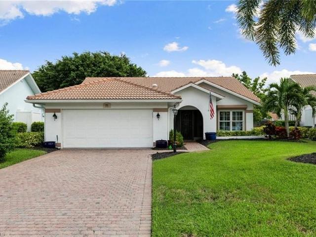221 Kings Way, Naples, FL 34104