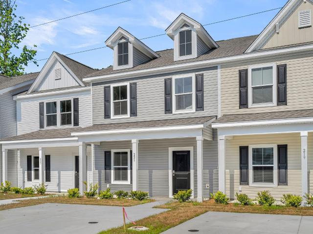 221 Harding Lane