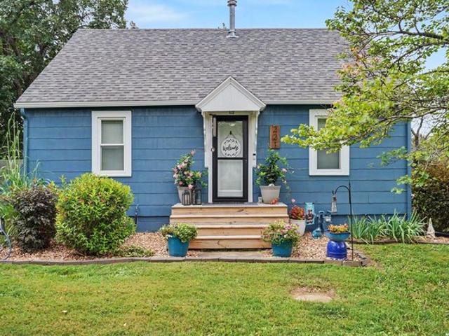 221 High St, Baldwin City, KS 66006