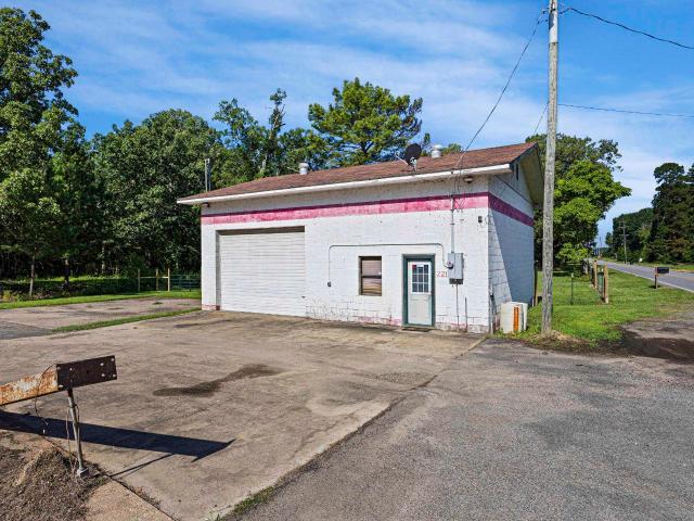 221 Highway 9