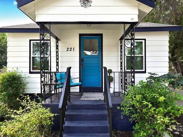 221 Hudson Ave, Nampa, ID 83651