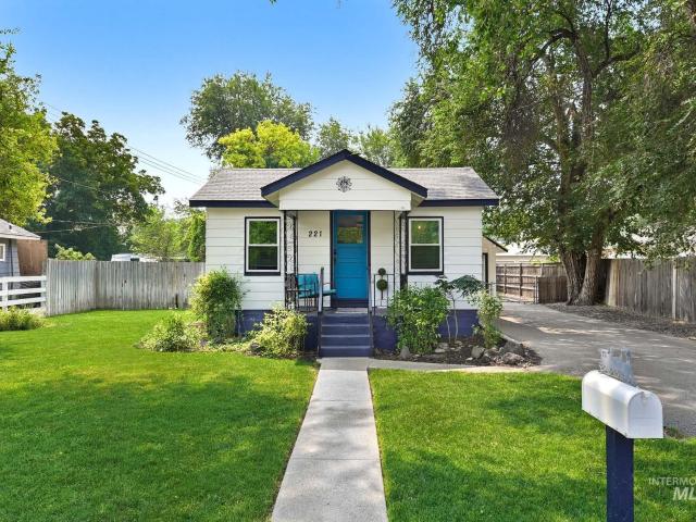 221 Hudson Avenue