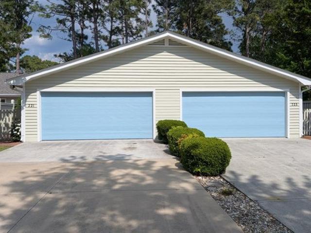 221 Inland Greens Cir, Wilmington, NC 28405