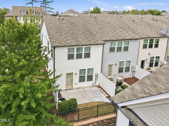 221 Irving Way