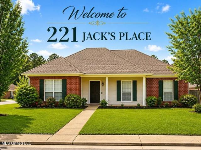 221 Jacks Pl, Brandon, MS 39047