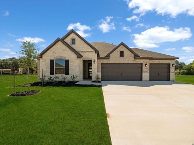 221 Janice Ave, Castroville, TX 78009