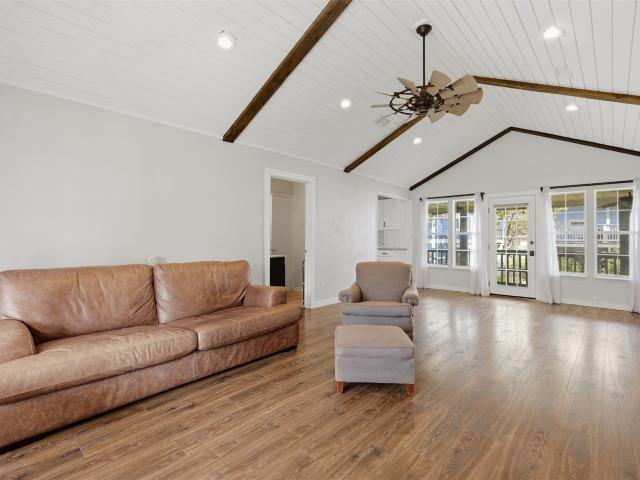 221 Oak Road