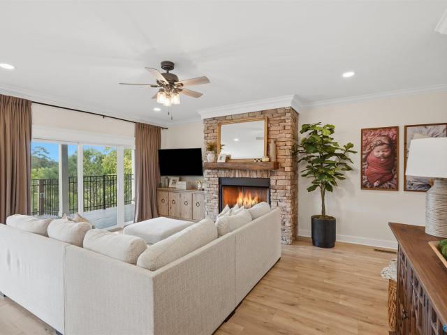 221 Oakcrest Drive