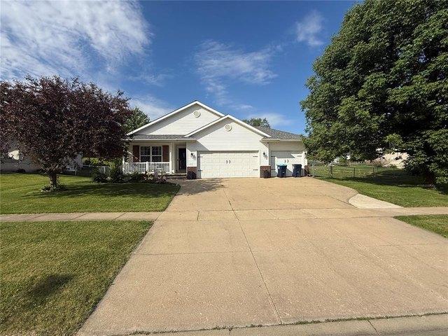 221 Orchard St SW, Swisher, IA 52338