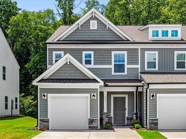 221 Latrobe Ln, Greensboro, NC 27455