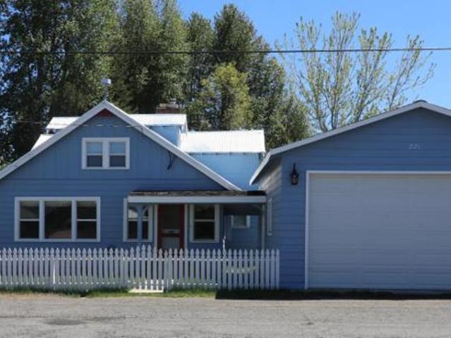 221 Lassen St, Chester, CA 96137