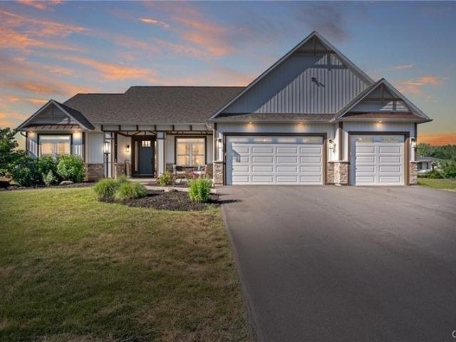 221 Lexi Ln, Baldwinsville, NY 13027