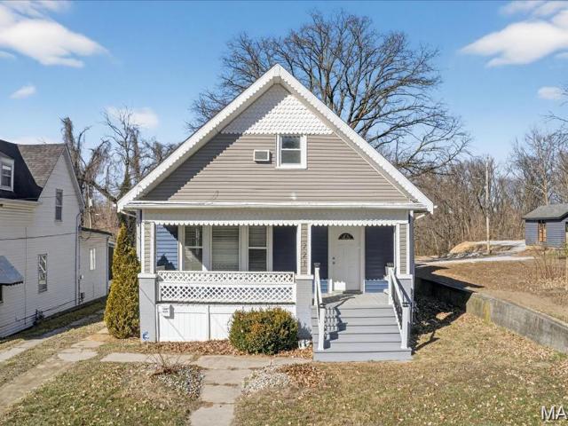 221 Lebanon Ave, Unit A, Belleville, IL 62220 | MLS #26024 | Compass