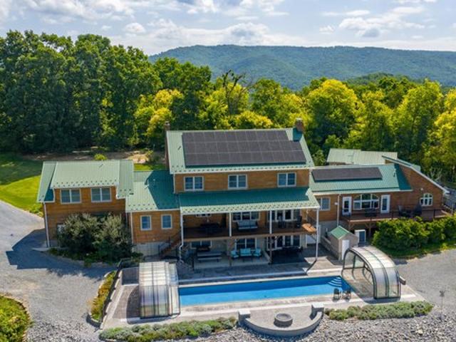 221 Montview Rd, Caldwell, WV 24925