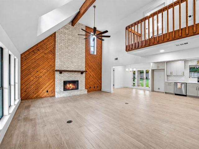 221 Montwood