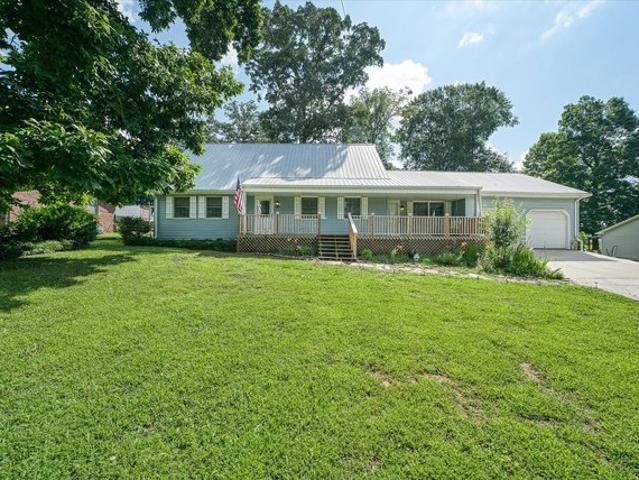 221 Magnolia Rd, Sparta, TN 38583