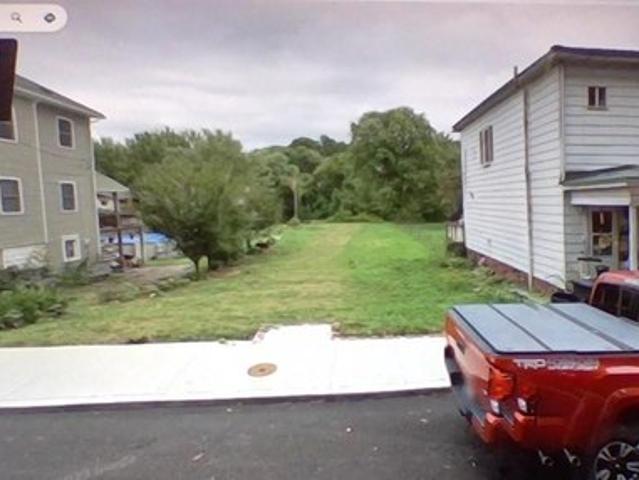 221 Maple Ave, Grafton, WV 26354