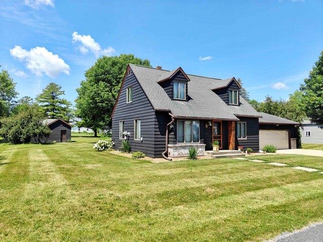 221 Market St, Potter, WI 54160